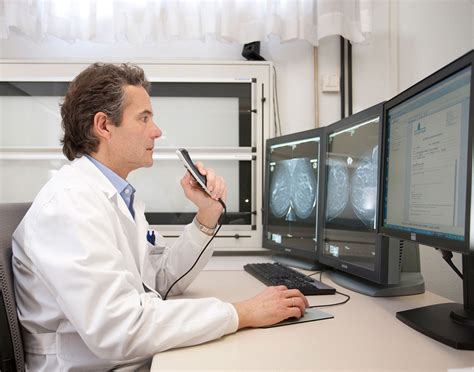 Mamógrafo con tomosíntesis Clínica San Miguel Cuidamos Tu Salud