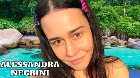 ALESSANDRA NEGRINI POSA DE BIQUÍNI E CORPÃO CHOCA FÃS YouTube