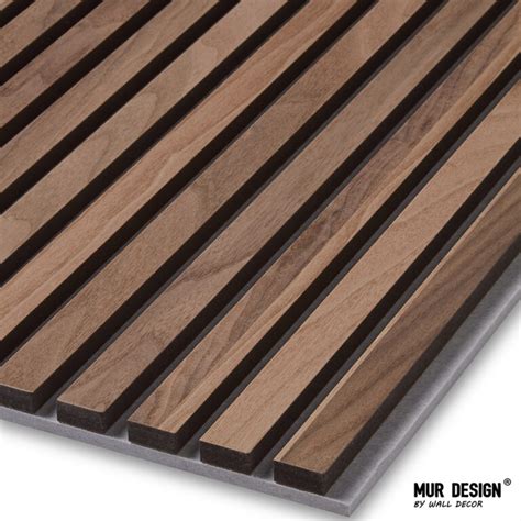 Entr E Avec Des Tasseaux Bois Habillage Mur Tasseaux Noyer