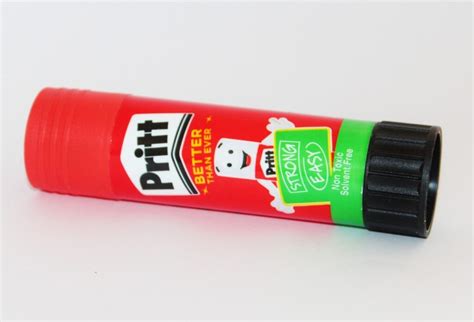 Jak usunąć zaschnięty klej Super Glue