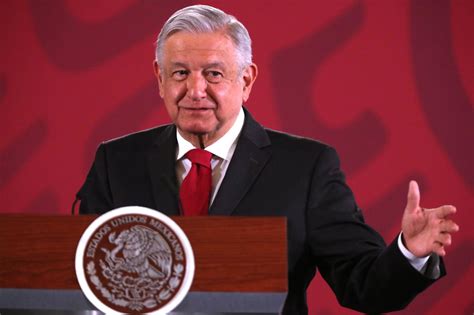 López Obrador anuncia aumento de 20 del salario mínimo en México para