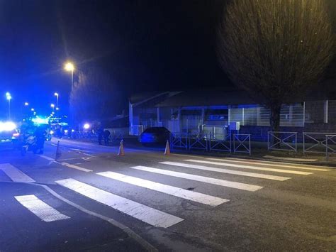 Percutée par une voiture devant un lycée une adolescente décède à La