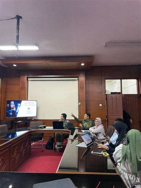 Program Doktor Administrasi Publik