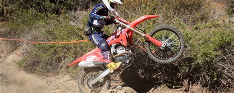 ELOY DE GAVARDO EL SOBRINO DE CARLO QUE HOY ES CAMPEÓN DE MOTO ENDURO