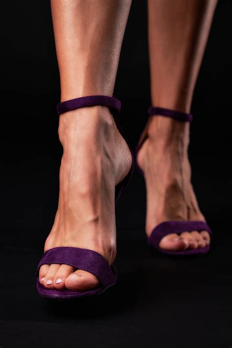 These Feet Were Made For Worship Scrolller