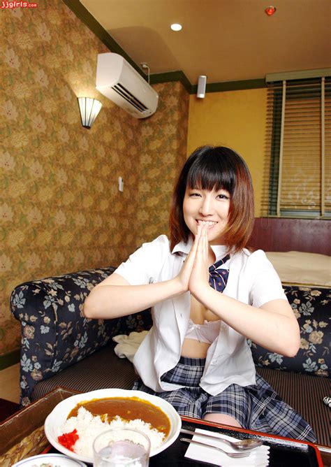 JapaneseThumbs AV Idol Kogal Mina コギャルみな Photo Gallery 15