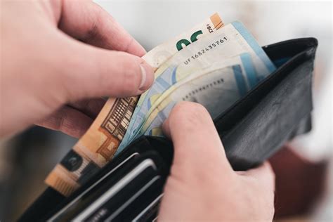 Bonus Anziani Over 80 Al Via Dal 2025 Il Contributo Da 850 Euro I