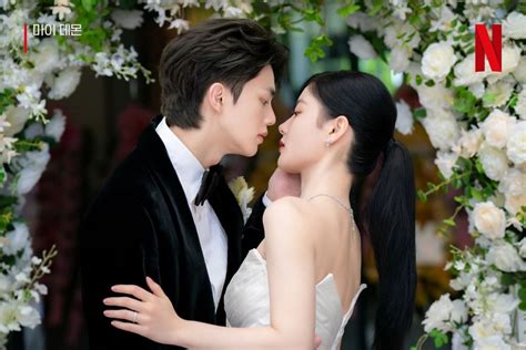 Kim Yoo Jung And Song Kangs My Demon Pictorial Showcases Dramatic
