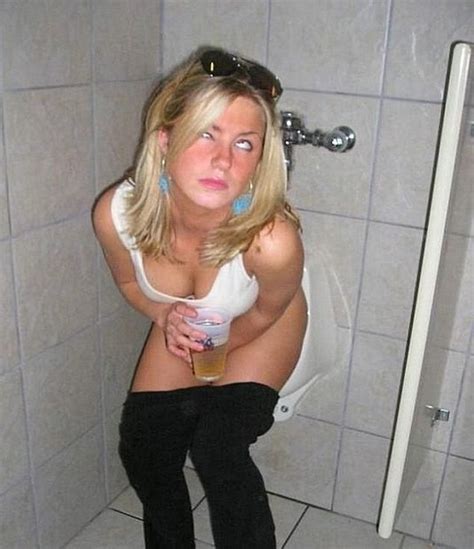 Peeing Girl Urinal Xxx Porn
