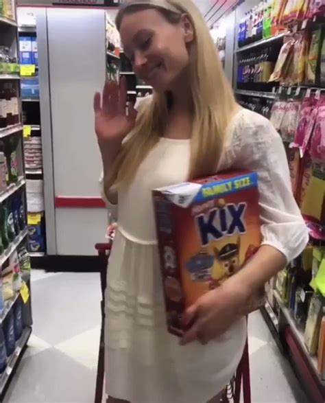 Girls Nude In Public Porn Videos Eighteenyo