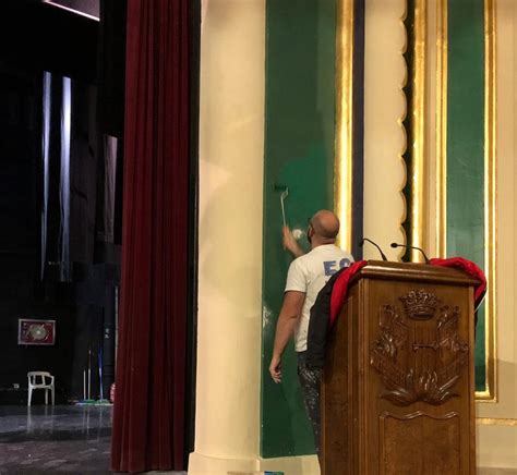 El Ayuntamiento De Alzira Repara Los Desperfectos En La Pared Del