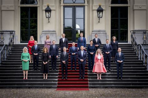 Kabinet Schoof officieel beëdigd door koning Willem Alexander Dagblad