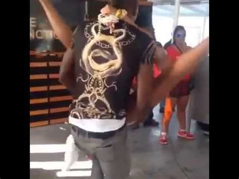 USAIN BOLT A dança sensual uma gostosa de perna aberta YouTube