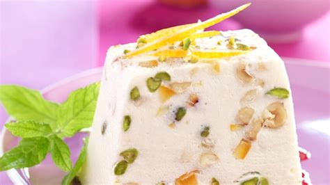Nougat glacé au coulis de fruit rouge facile découvrez les recettes