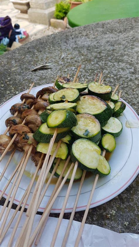Brochettes de courgettes grillées au barbecue recette facile