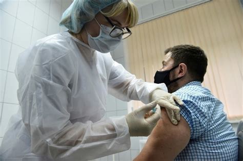 Covid Onze Candidats Vaccins En Derni Re Phase D Essais Sur L Homme