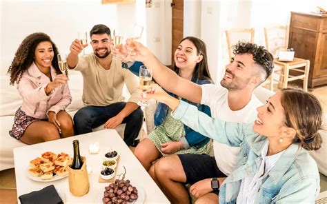 Conseils pour réussir sa soirée entre amis et les garder