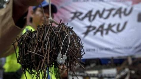 Berton Ton Ranjau Paku Di Ibu Kota