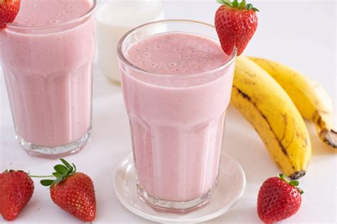 Batido de fresa y plátano rica receta rápida y refrescante