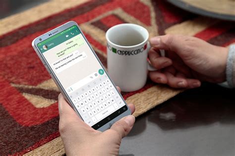 Cómo escuchar los audios de WhatsApp antes de enviar