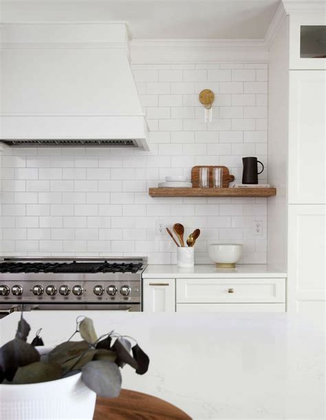 Benjamin Moore Chantilly Lace Plank And Pillow