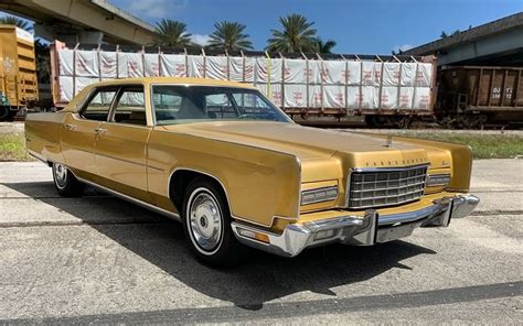 040720 1973 Lincoln Continental 1 Barn Finds