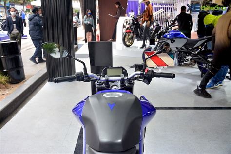 Naked Bike Ph N Kh I L N Yamaha Mt M I B T Ng V Vi T Nam Gi Ni M