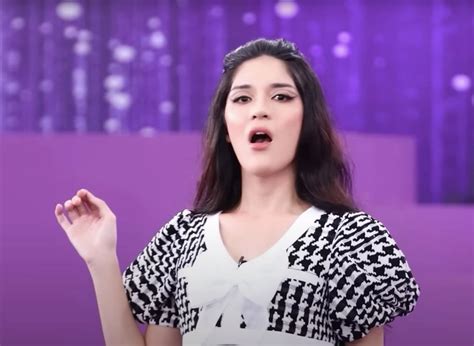 Thí sinh Hoa hậu Chuyển giới Việt Nam gây bức xúc vì bật lại đàn chị Á