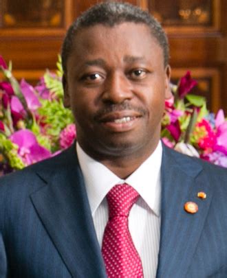Togo le président Faure Gnassingbé promulgue la nouvelle Constitution