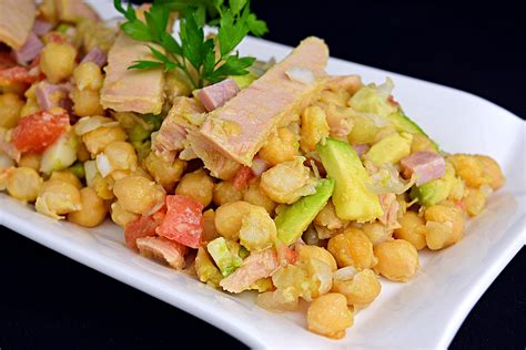 Ensalada De Garbanzos Con At N Y Aguacate Receta Ensalada De