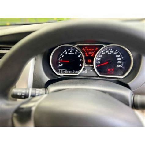 Mobil Nissan Grand Livina SV Bekas Tahun 2013 Matic Pajak Hidup Mesin