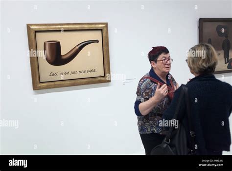 Los Visitantes Delante De La Pintura La Trahison Des Images La