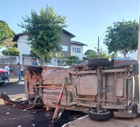 Mulher Fica Presa S Ferragens Ap S Carro Capotar Em Chapec Clicrdc