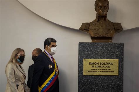 El Gobierno venezolano conmemora los 239 años del natalicio de Simón