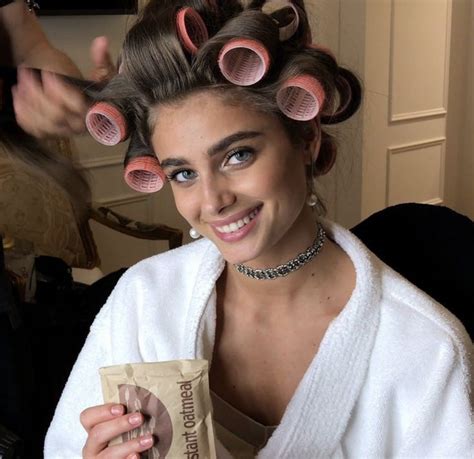 Pin By Ella On Inspodumppp Vol 6 Vogue Beauty Hair Rollers Dior