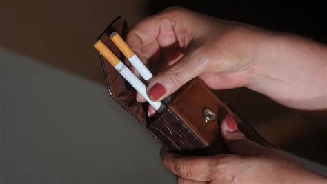 Los cigarrillos cuestan desde hoy un 4 más caros