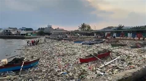 Wah Sampah Di Pantai Sukaraja Kembali Menumpuk Radartvnews Portal