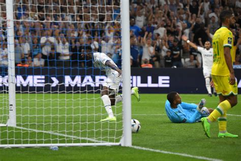 Olympique de Marselha vence Nantes e dorme na vice liderança do Francês
