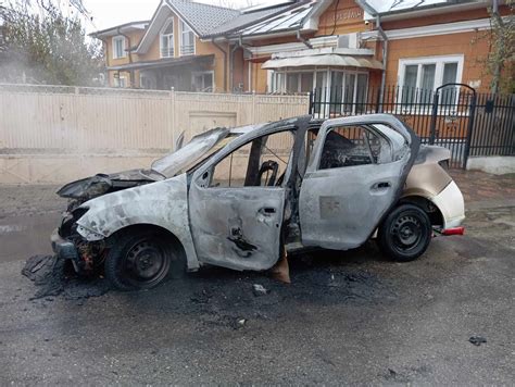 FOTO Un autoturism a ars ca o torţă pe o stradă din Balş Newsflux