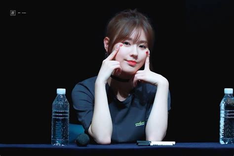 아이들 Chomiyeon Miyeon Gidlemiyeon Gidle Kpopgirlgroup Kpopgidle 조미연 미연 G Idle Girl