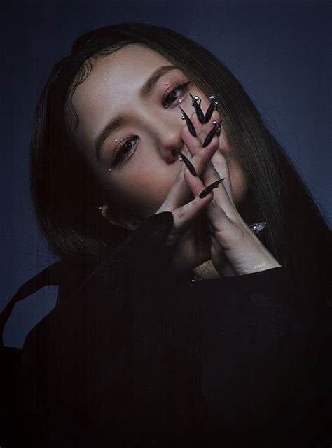 SCAN Jisoo BLACKPINK HYLT Special Edition Black Rose Photo