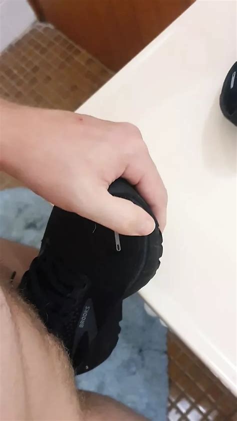 내 이웃 브룩스 운동화 따먹기 xHamster