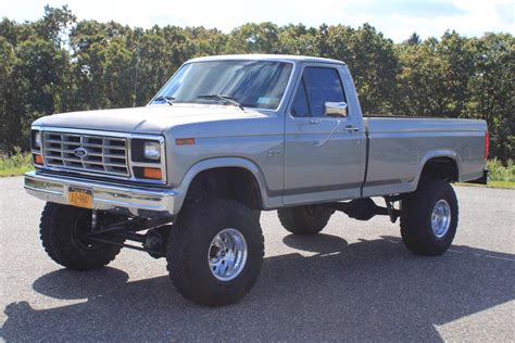 1985 Ford F150 4x4 Lifted
