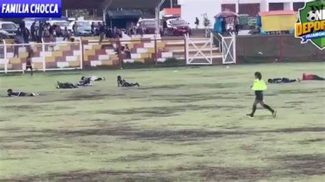 Calciatore Muore In Campo Folgorato Da Un Fulmine Era L Unico A