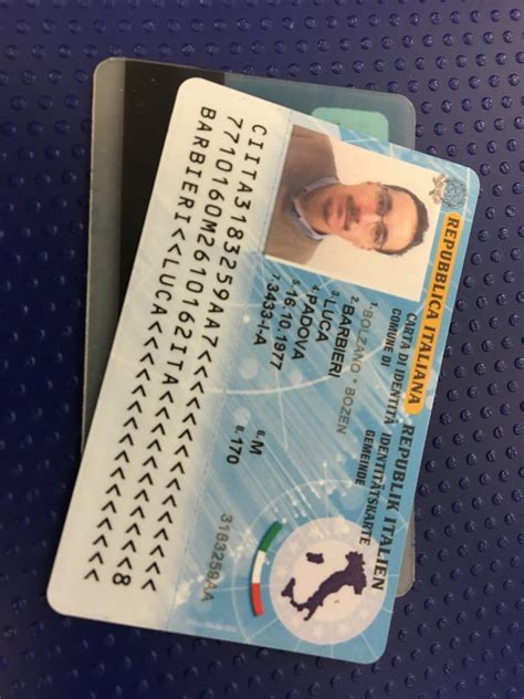 La carta d identità elettronica CIE sostituisce la tessera del codice