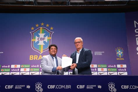 Dorival Júnior faz sua primeira convocação pela Seleção Brasileira