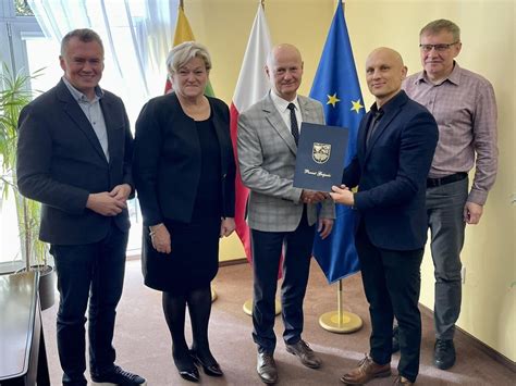 Kolejna umowa na remont drogi powiatowej w gminie Grójec podpisana