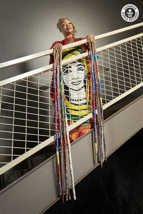 Minnesota Womans 42ft Nails Make History As Longest Nails Ever Scratch