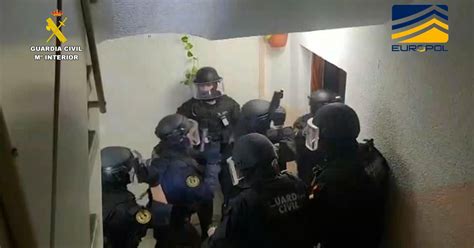 La Guardia Civil detiene a medio centenar de narcos en Andalucía con