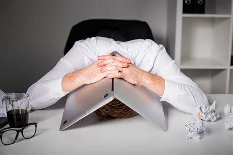 Cómo Manejar el ESTRÉS LABORAL 15 consejos